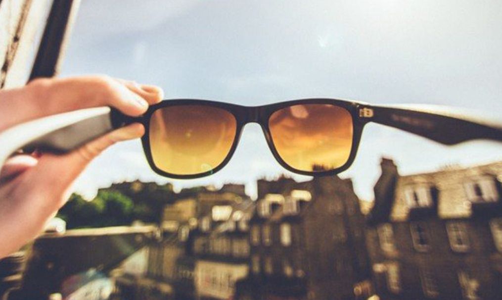 E que tal ver o mundo através de filtros do Instagram?