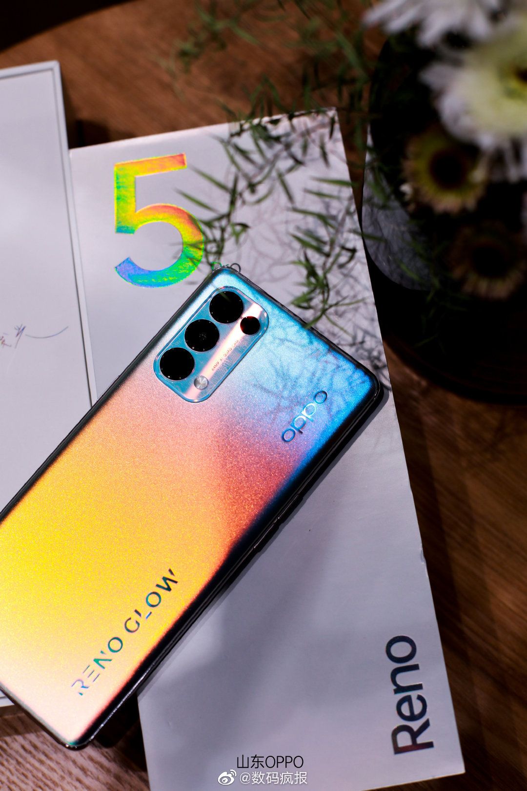 OPPO Reno 5 Pro aparece em imagens reais com cor fantástica