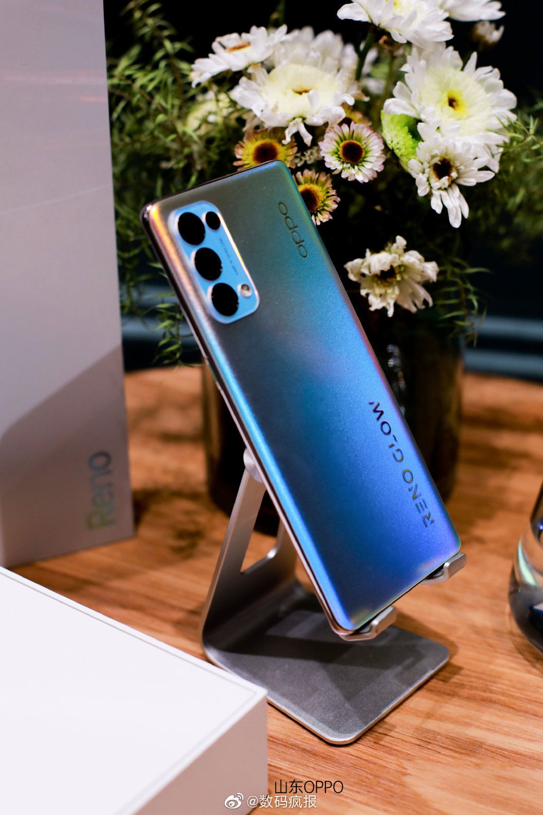OPPO Reno 5 Pro aparece em imagens reais com cor fantástica