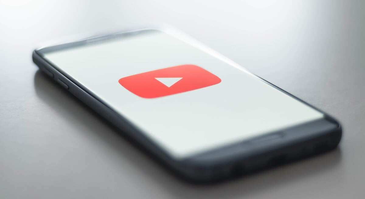 YouTube consegue feito único na Google Play Store!