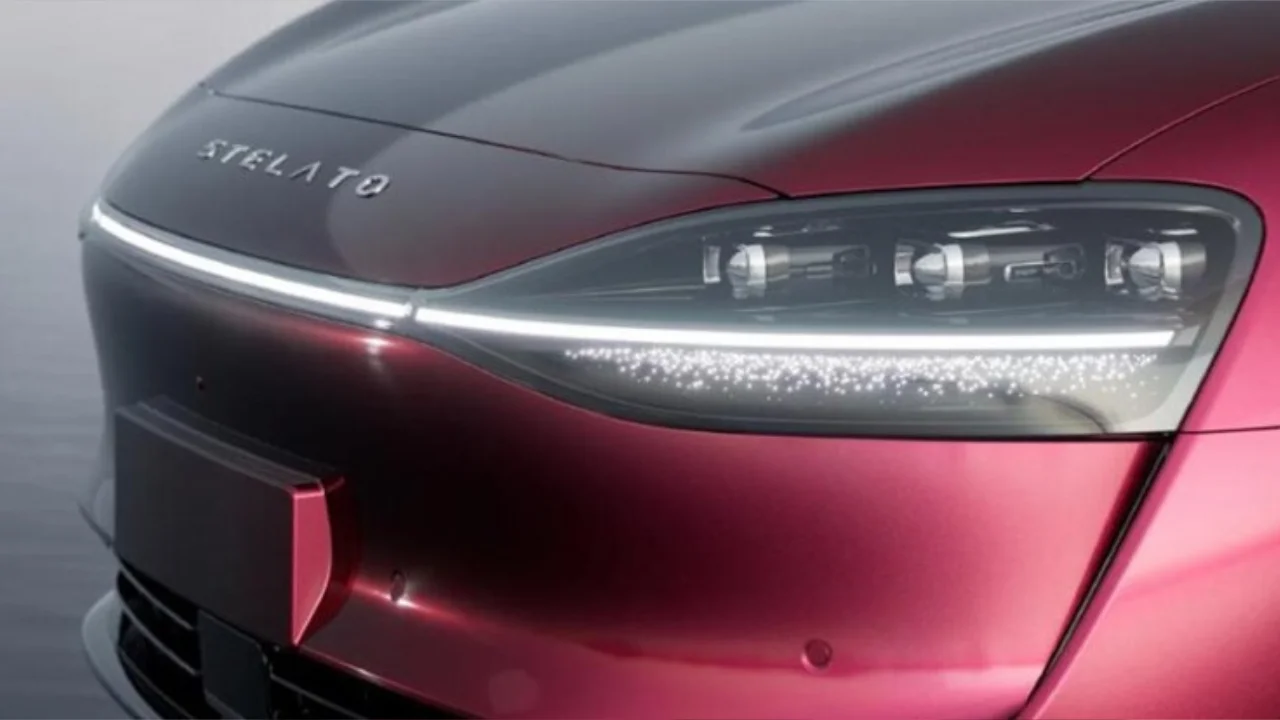 Huawei e BAIC apresentam o luxuoso Stelato S9 EV no Salão Automóvel de ...