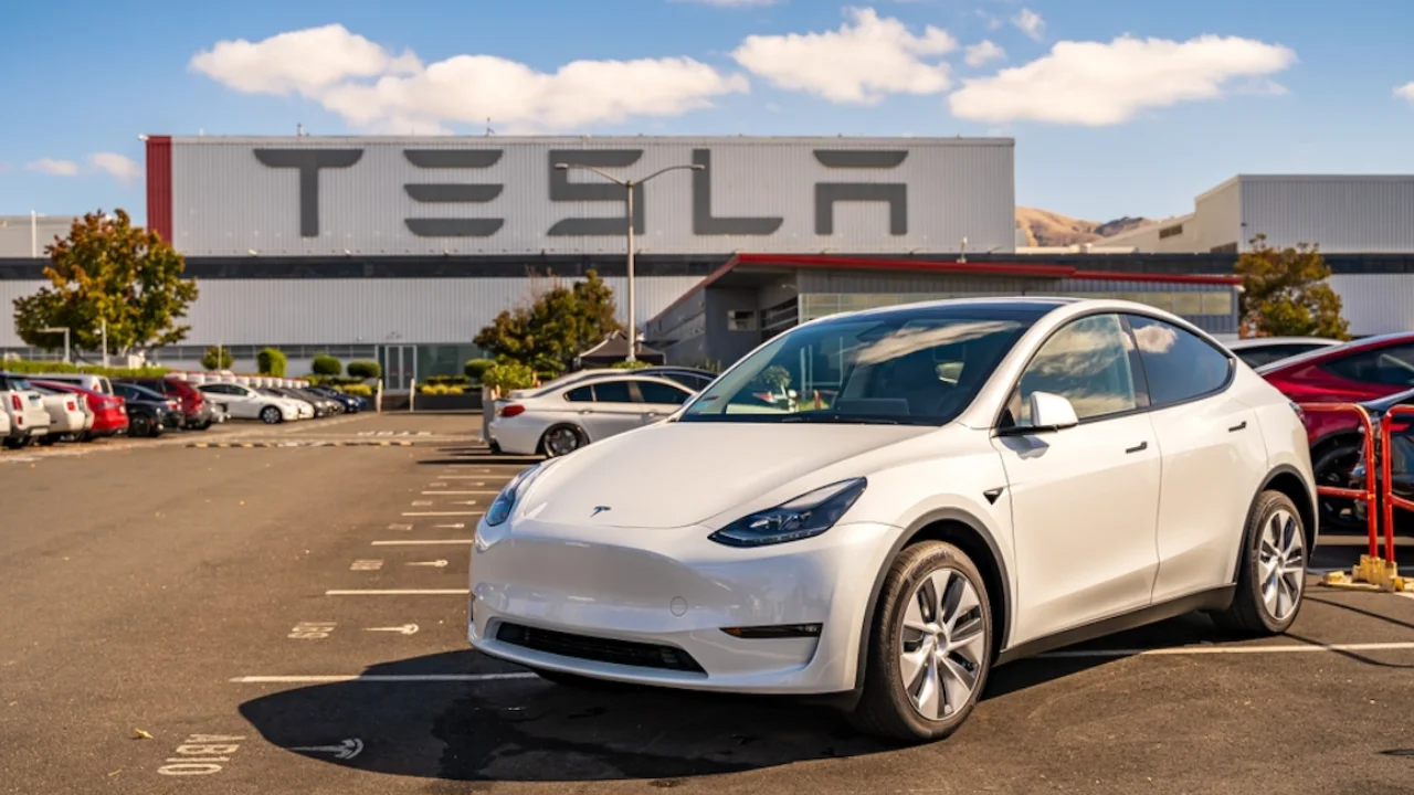 Tesla e Baidu: uma parceria improvável no mundo dos robotaxis