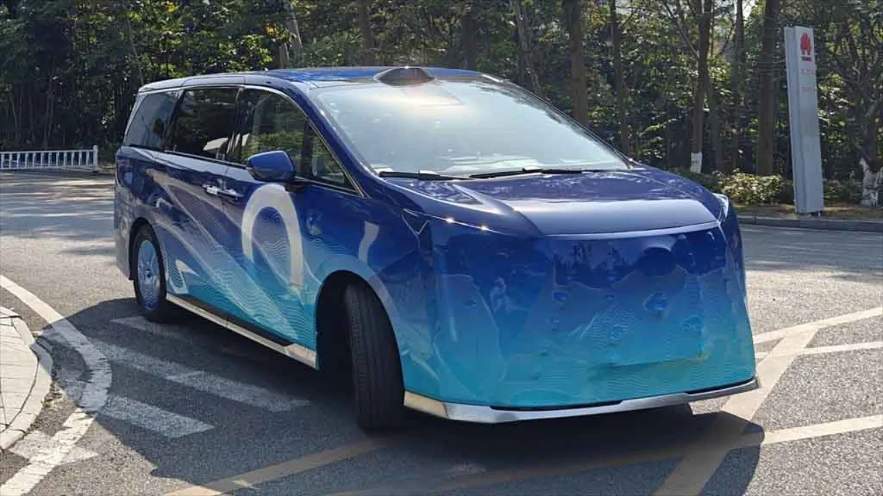 Huawei e GAC revelam primeiro MPV do projeto GH em imagens